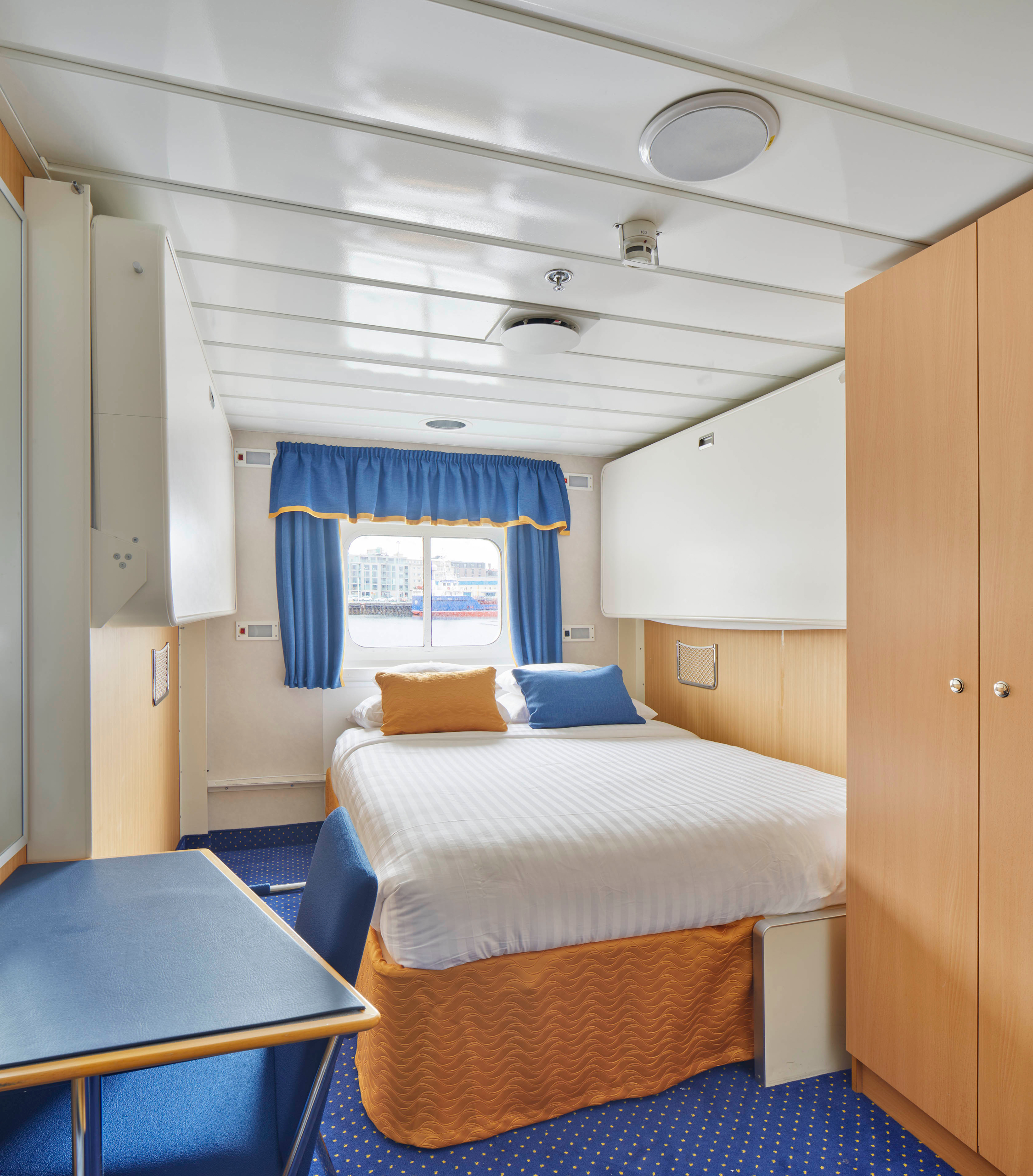 The small expedition ship Ocean Nova in Antarctica. – PolarQuest